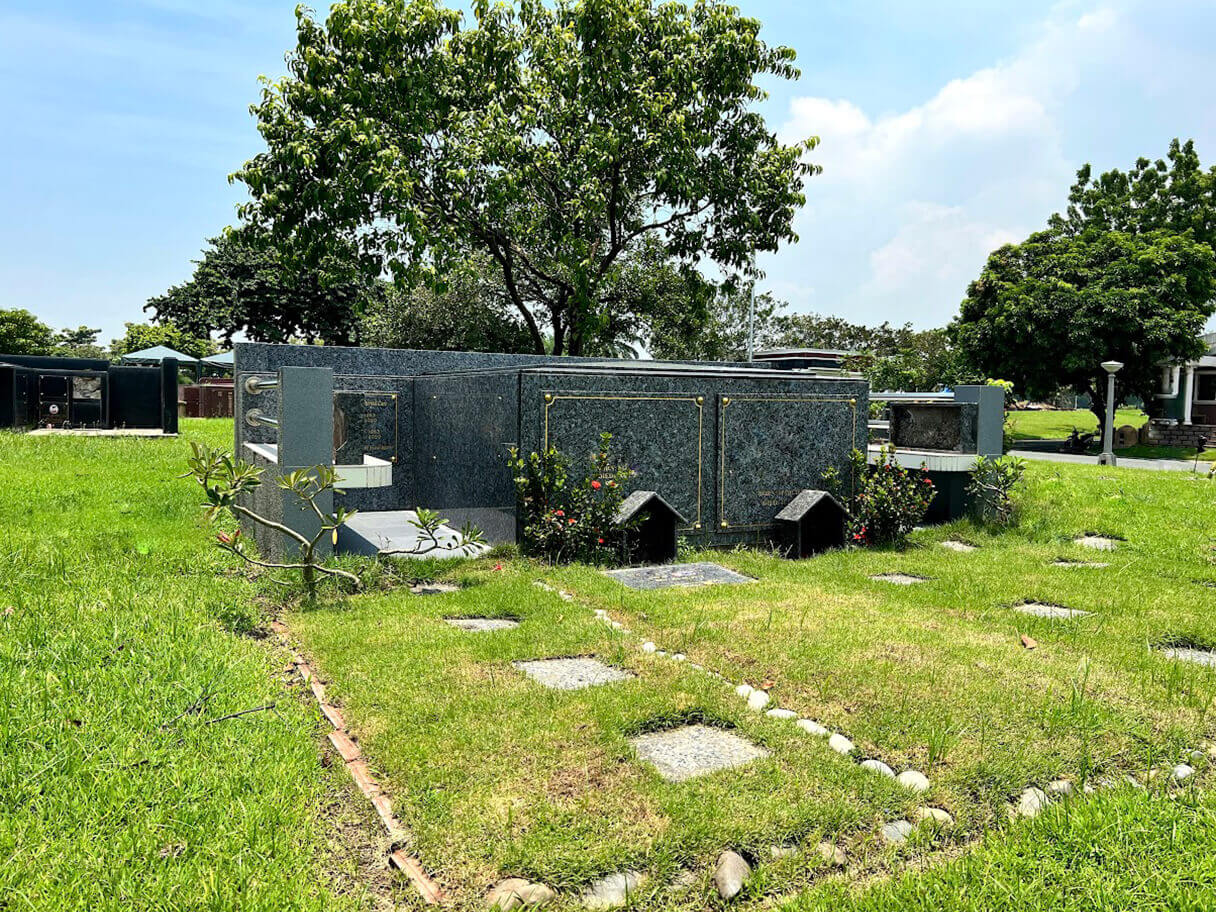 Garden Lots - Manila Memorial Park